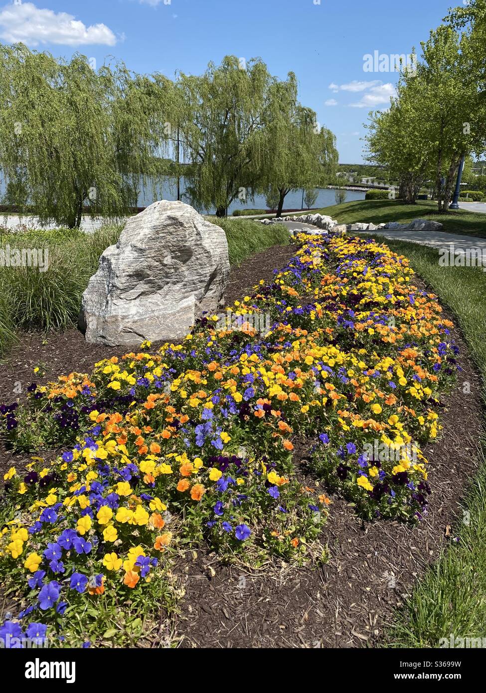 Boulder Garden Stone High Resolution Stock Photography and Images - Alamy