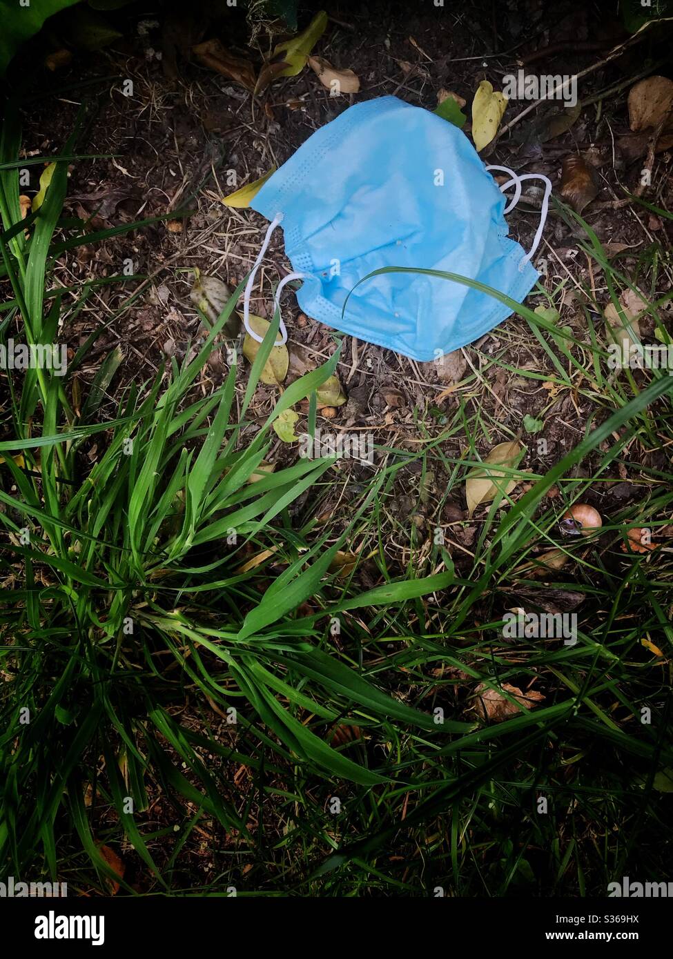 Litter uk mask hi-res stock photography and images - Alamy