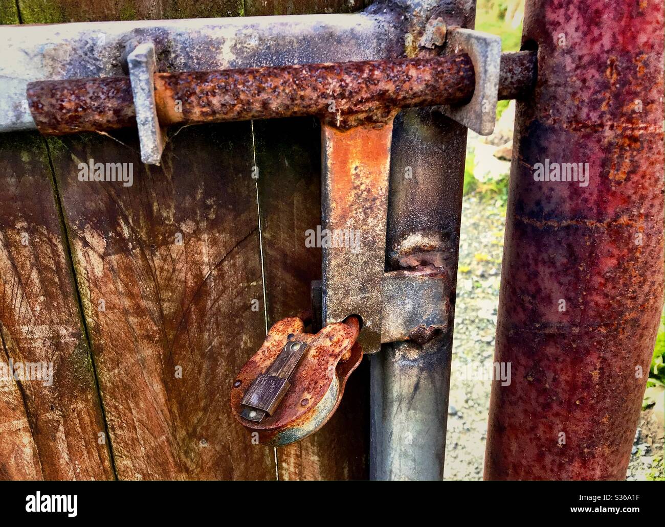 Creaking gate hi-res stock photography and images - Alamy