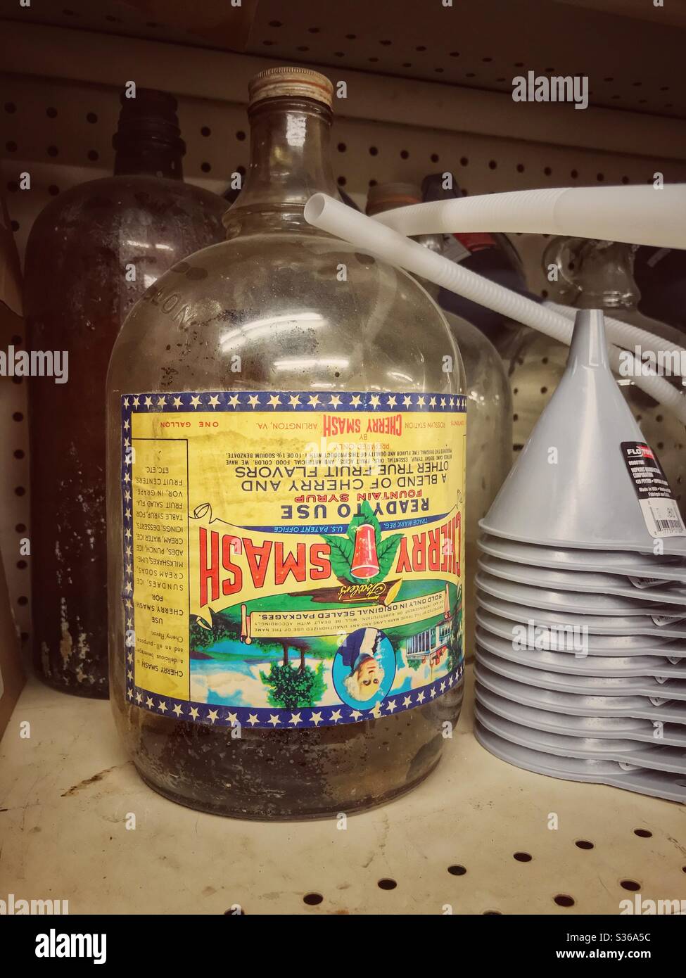 Liquid store hi-res stock photography and images - Alamy