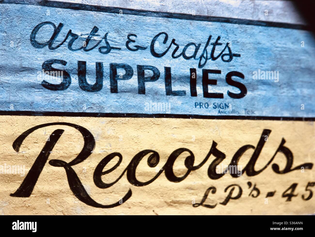 Vinyl sign hi-res stock photography and images - Alamy