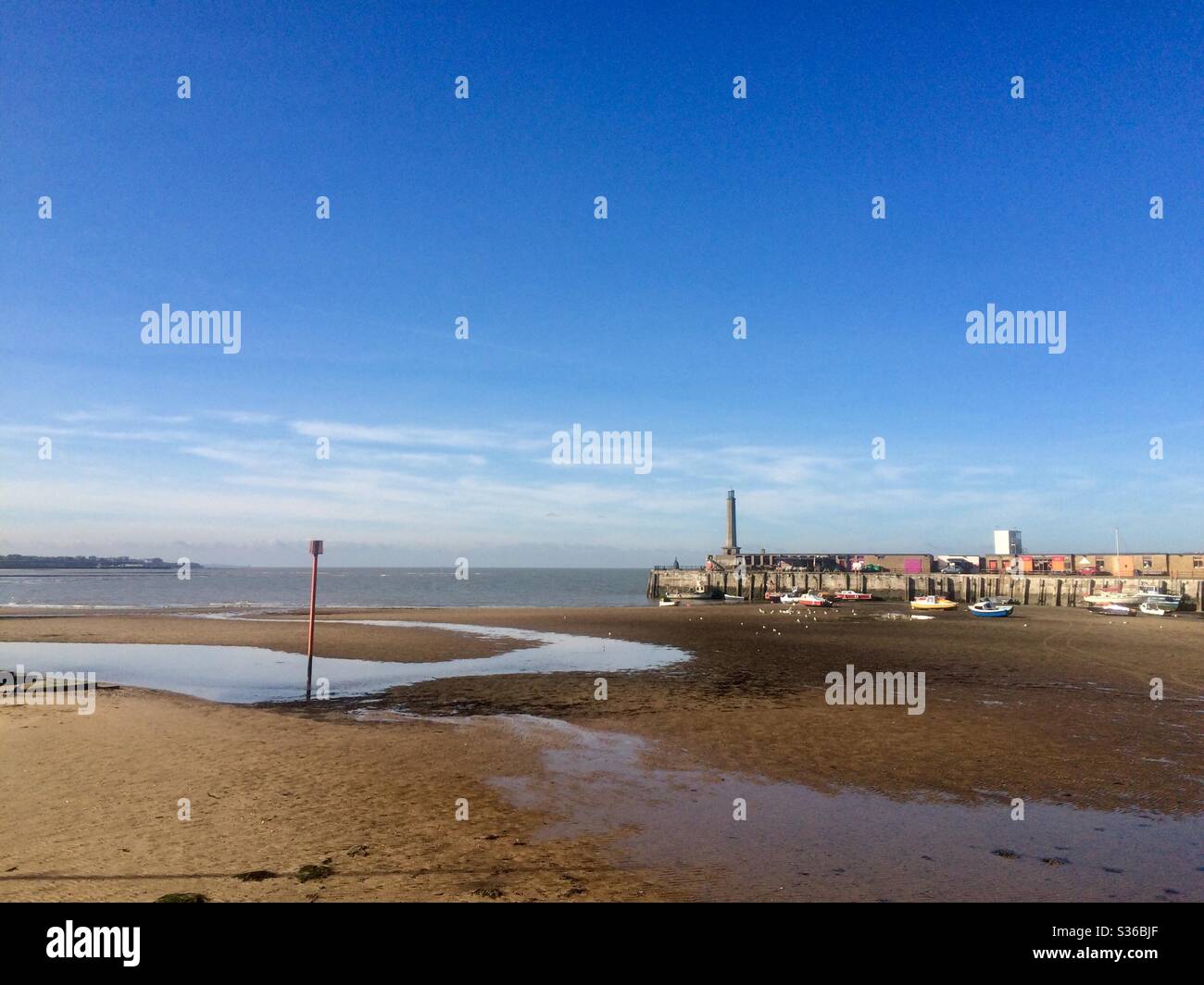 Harbour arm hi-res stock photography and images - Alamy