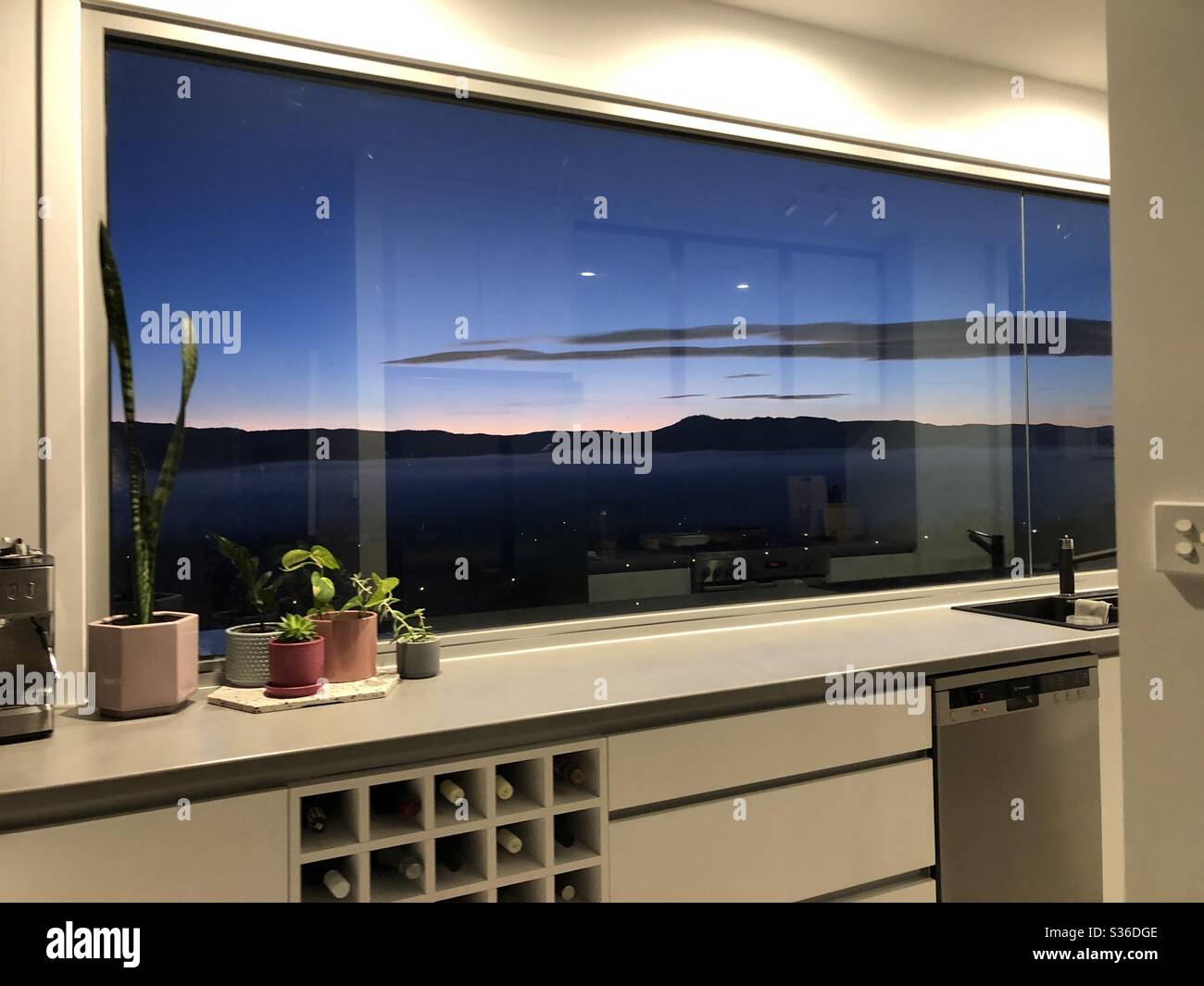 Pretty as a picture hi-res stock photography and images - Alamy