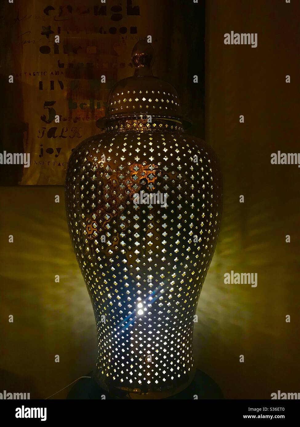 Lightwithinvase hi-res stock photography and images - Alamy