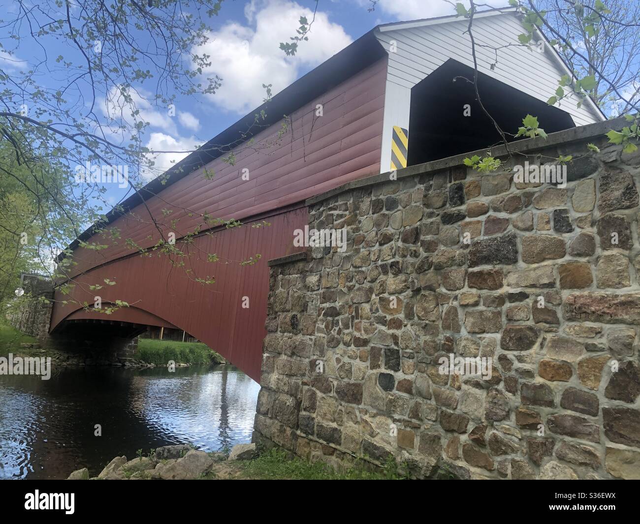 Curved span hi-res stock photography and images - Alamy