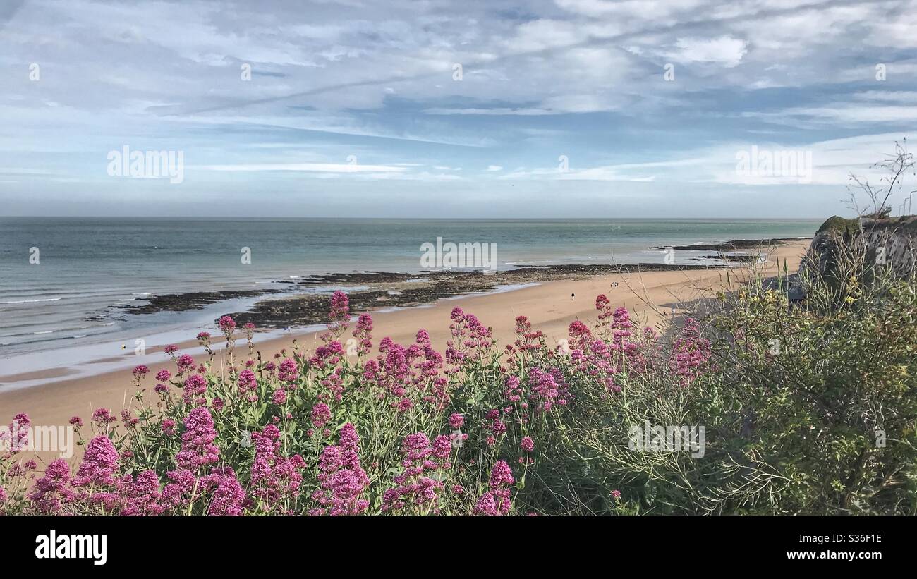 Stone Bay Broadstairs Stock Photo - Alamy