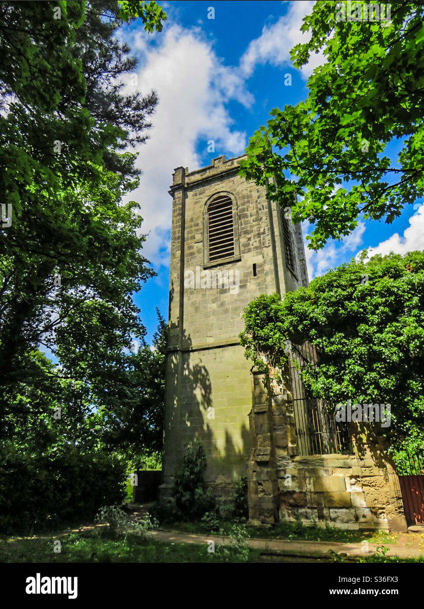 Ruined churches hi-res stock photography and images - Alamy