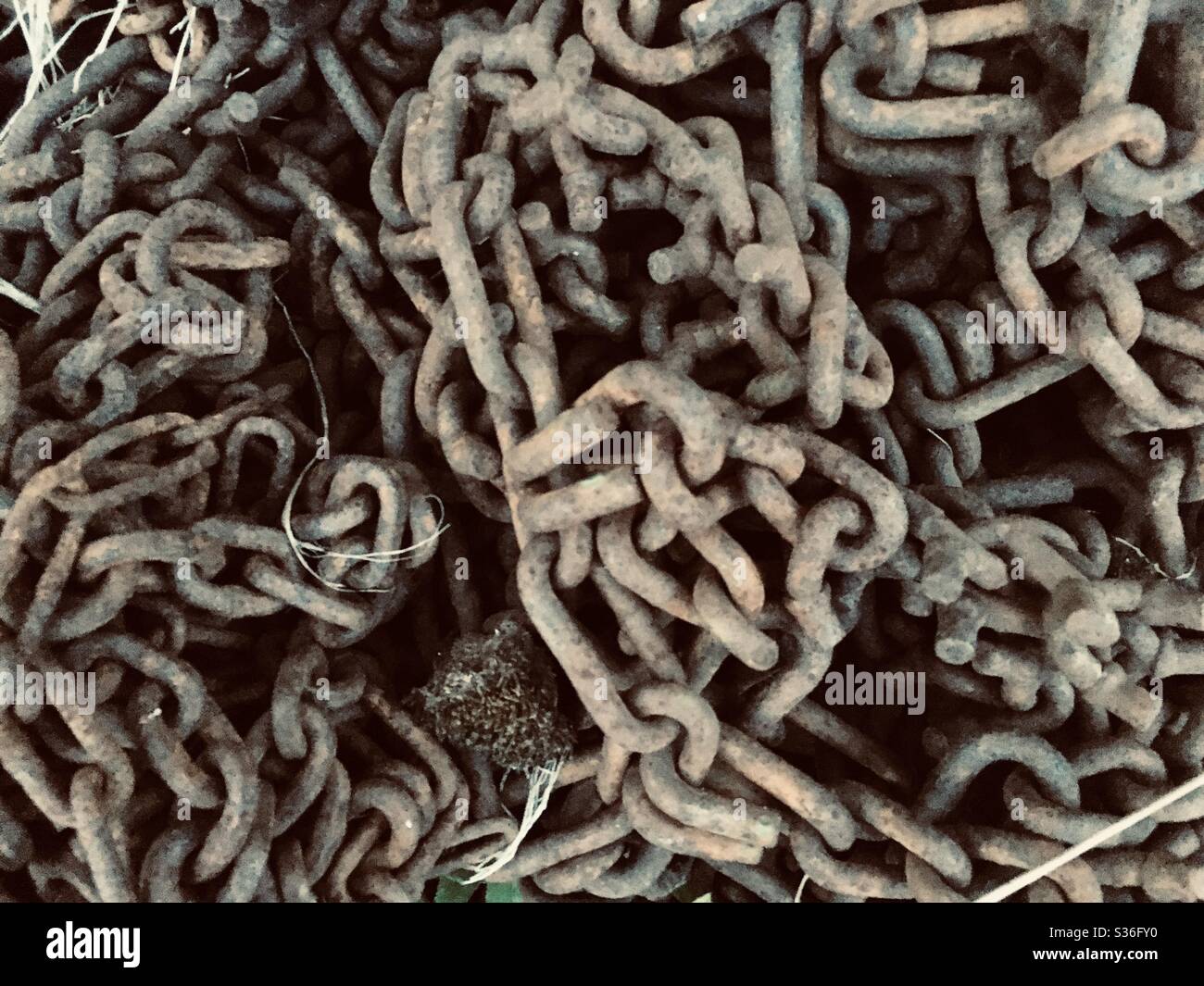 Pile of rusty chains Stock Photo - Alamy