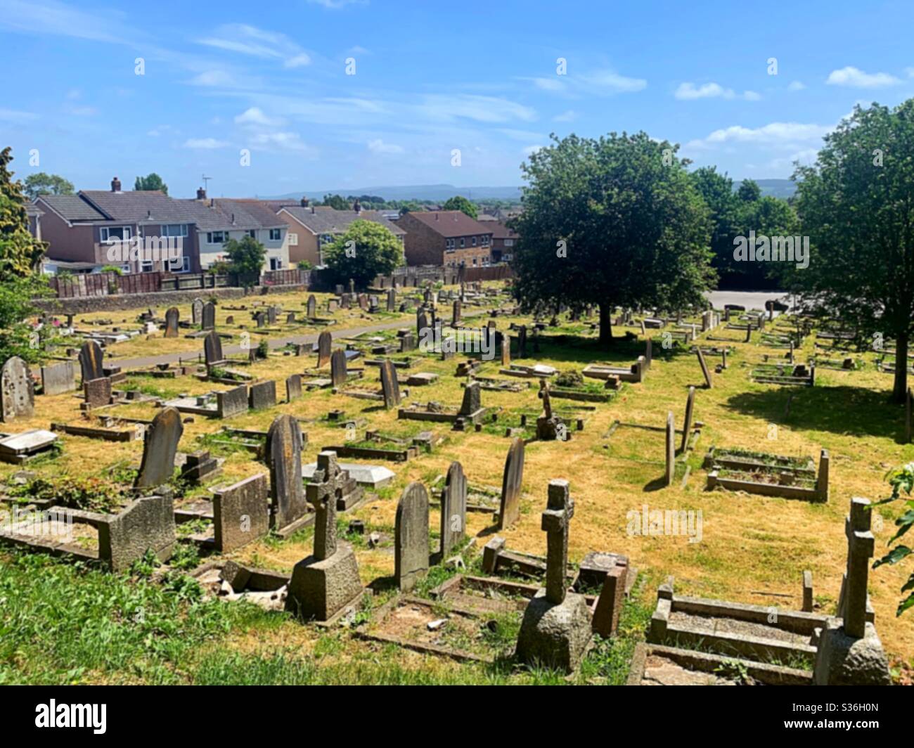English graveyard hi-res stock photography and images - Alamy