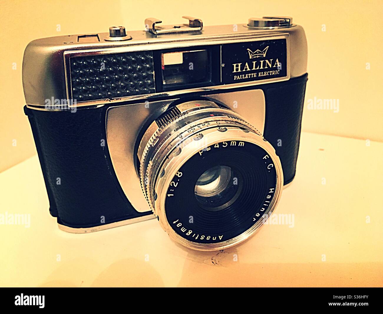 Vintage halina camera hi-res stock photography and images - Alamy