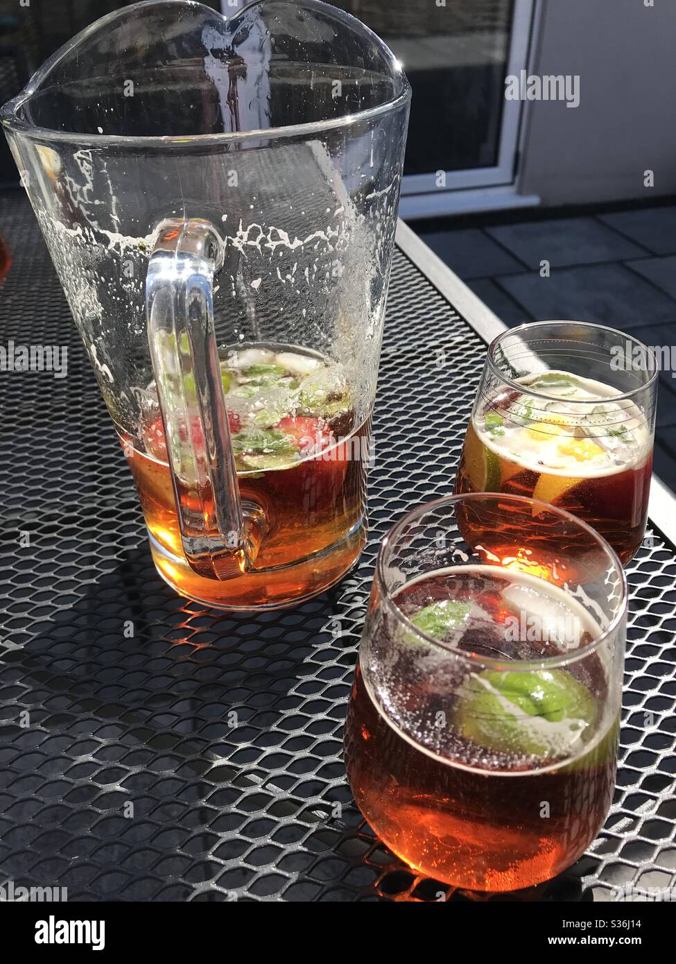 Pimm's o'clock hi-res stock photography and images - Alamy