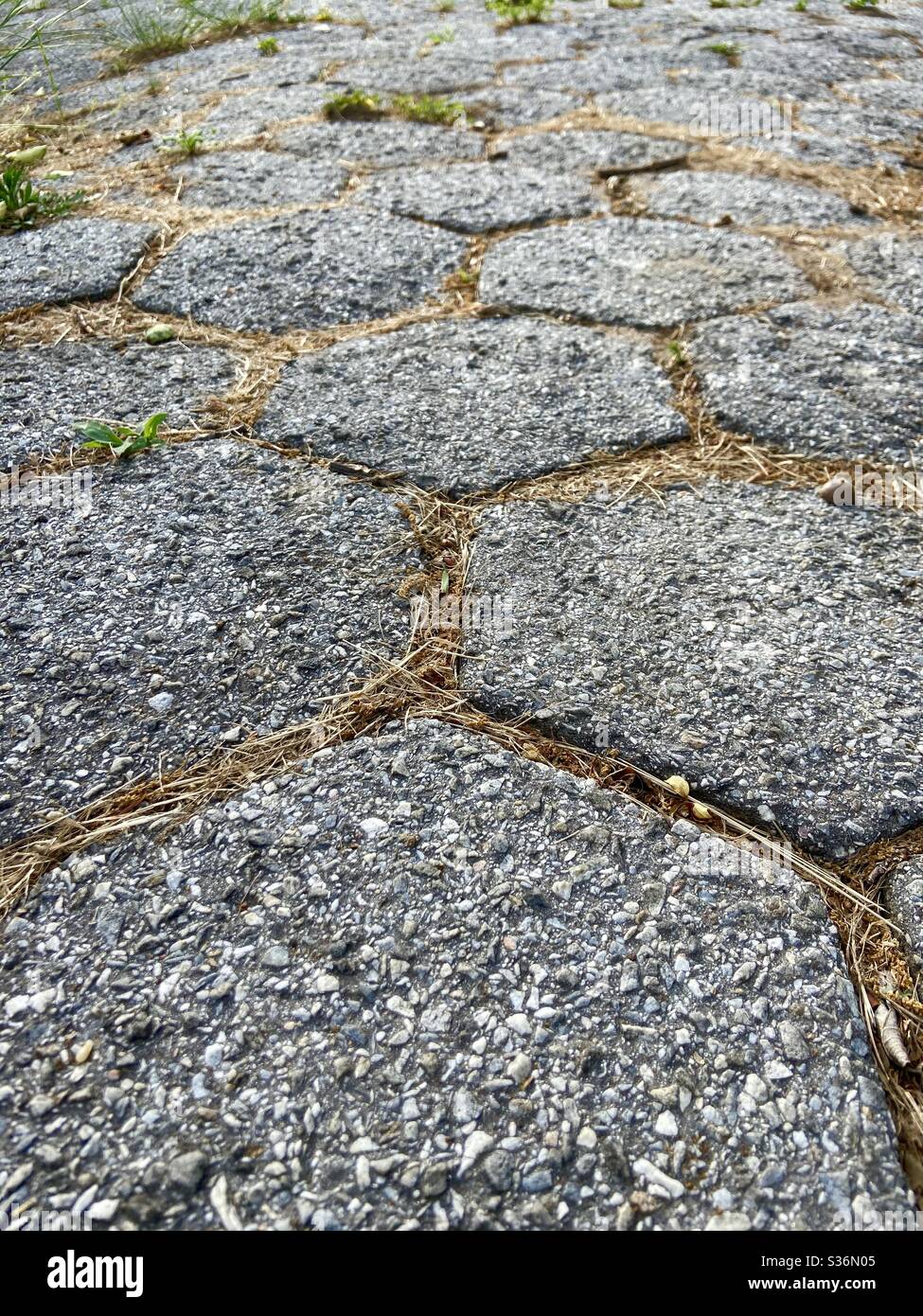 Cobblestone pathway hi-res stock photography and images - Alamy
