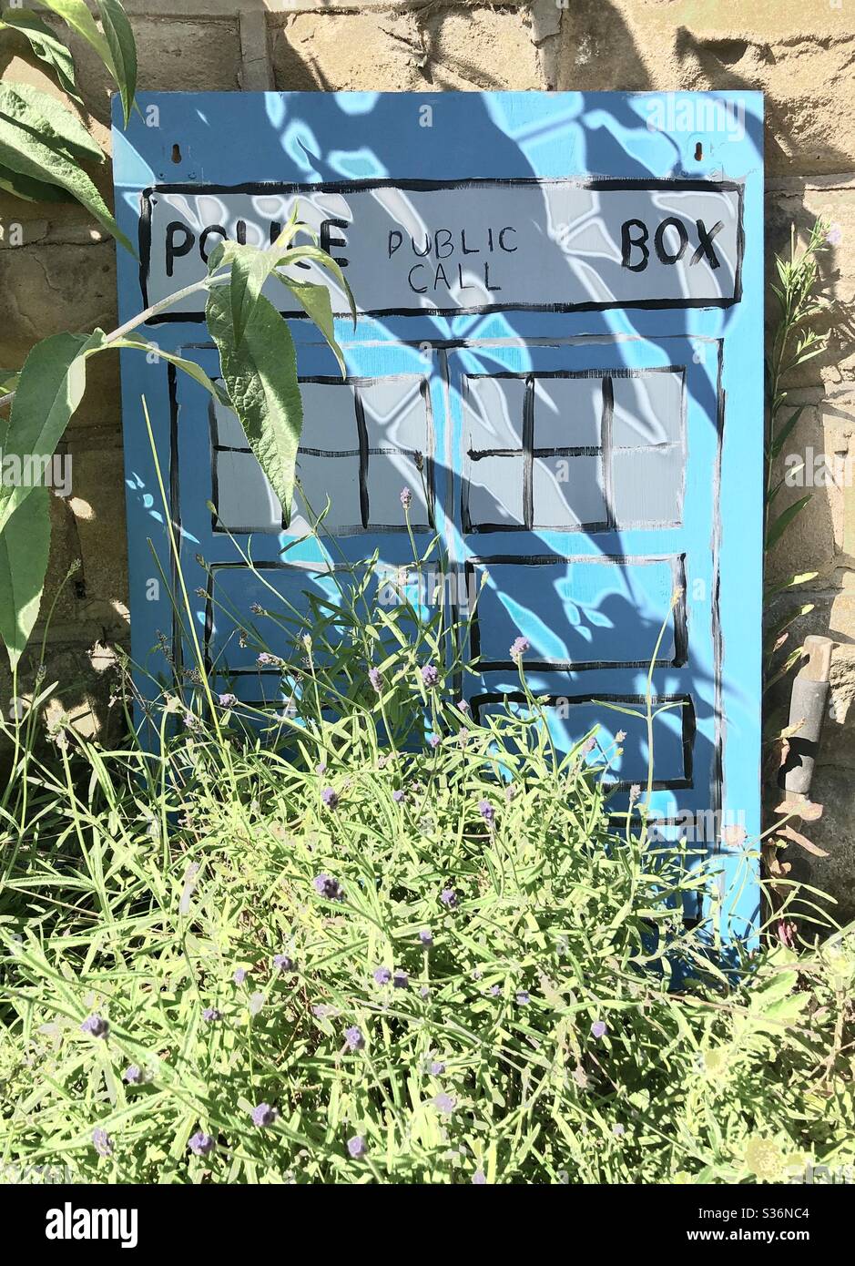 Dr who scarecrow hi-res stock photography and images - Alamy