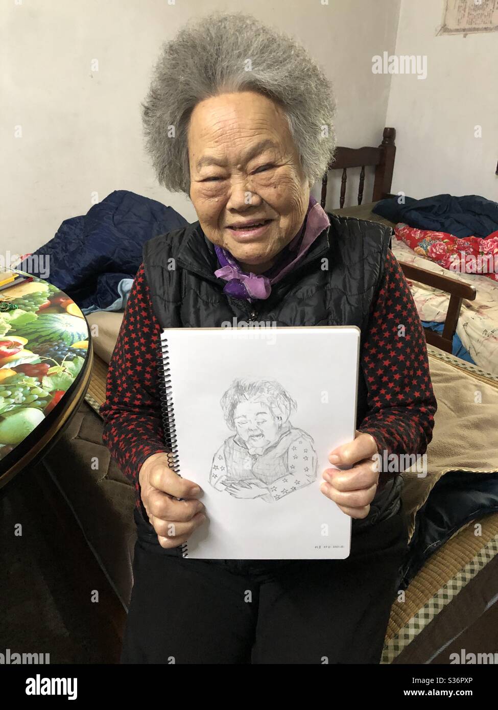 Self holding hi-res stock photography and images - Alamy