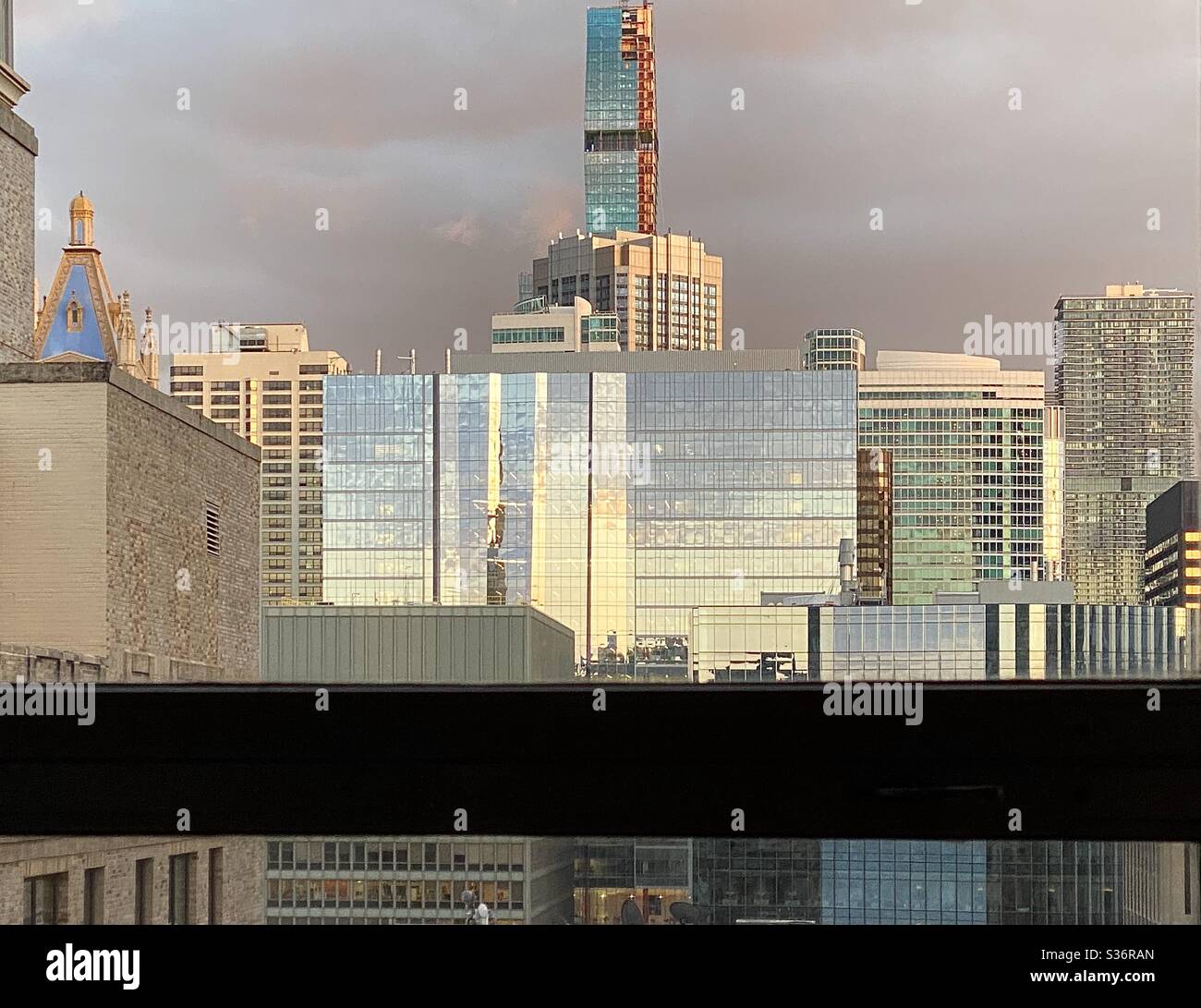 Reflections on glass walls hi-res stock photography and images - Alamy