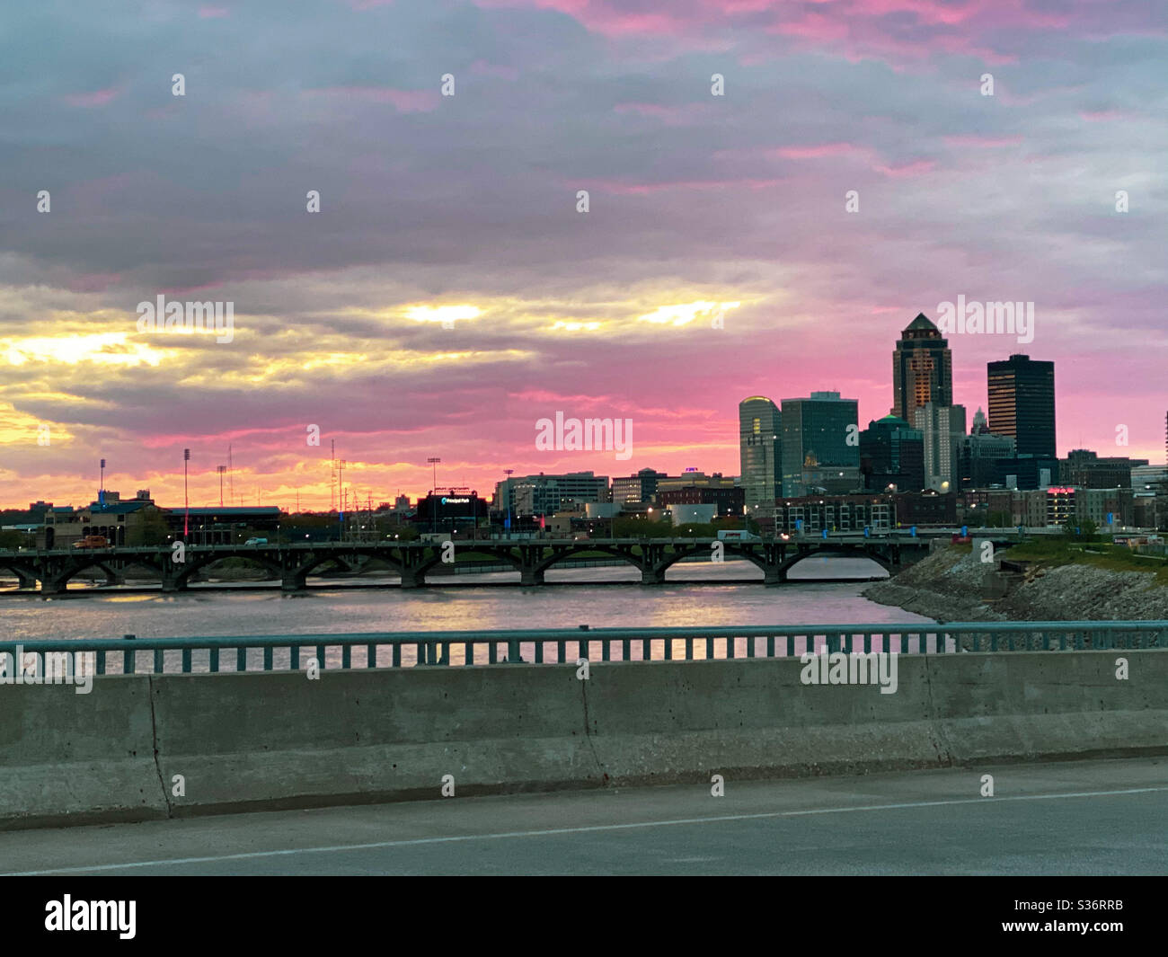Downtown des moines hi-res stock photography and images - Alamy