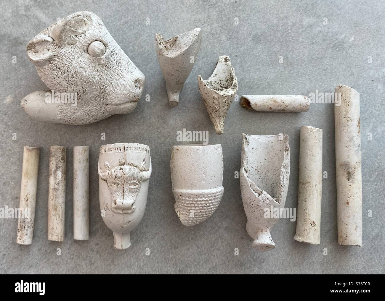 Clay pipe hi-res stock photography and images - Alamy