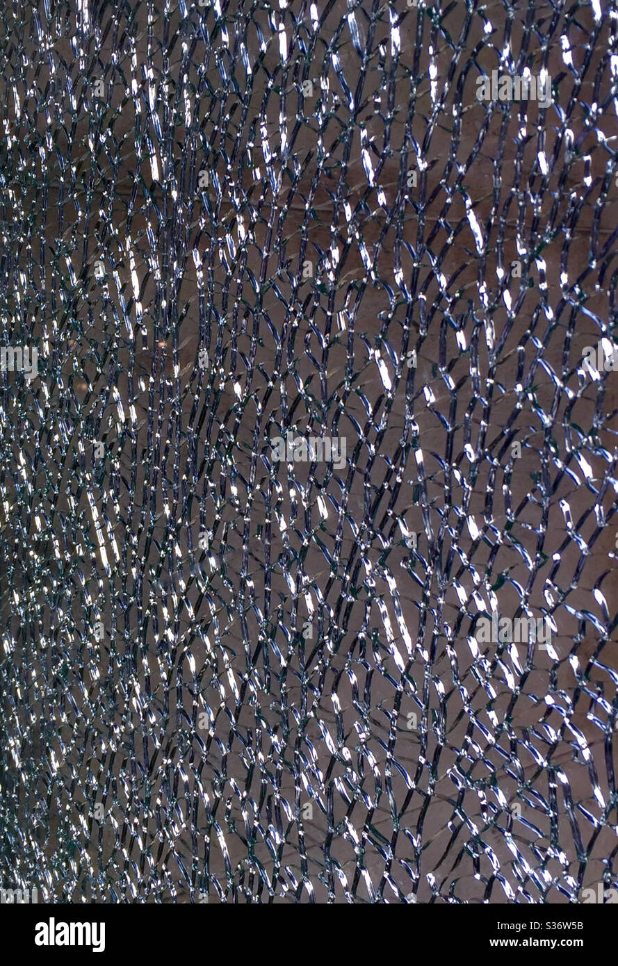 Smashed glass texture hi-res stock photography and images - Alamy