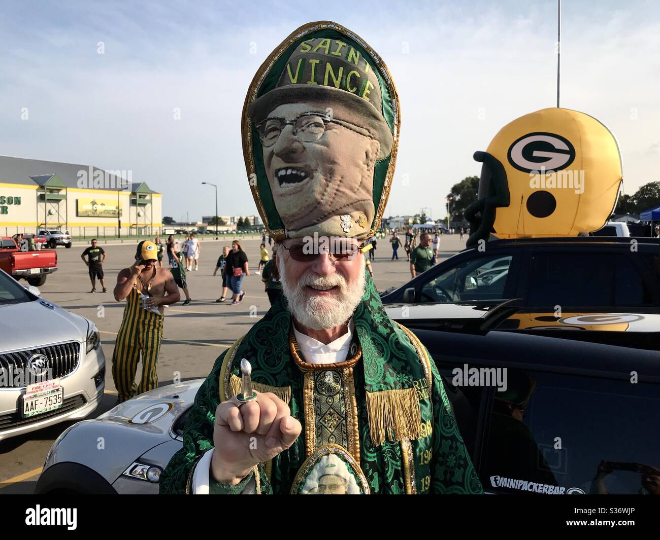 Coach parking bay hi-res stock photography and images - Alamy