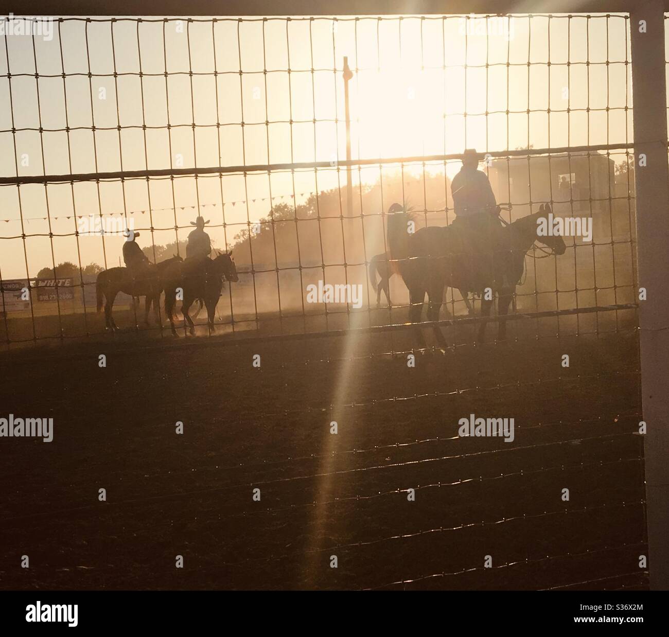 Rodeo cowboys hi-res stock photography and images - Alamy