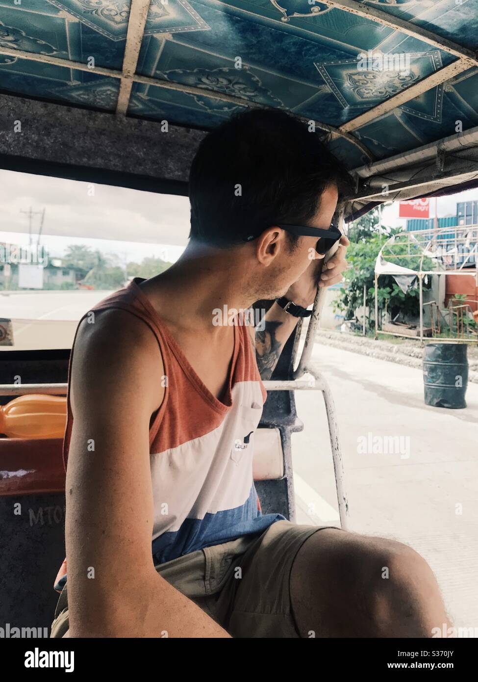 Philippine jeepney hi-res stock photography and images - Alamy