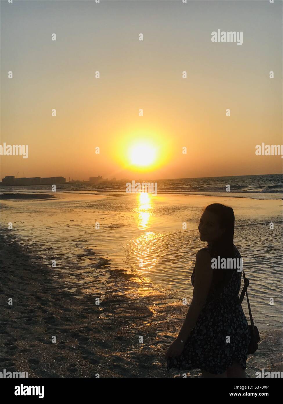 Middle east sunset hi-res stock photography and images - Alamy