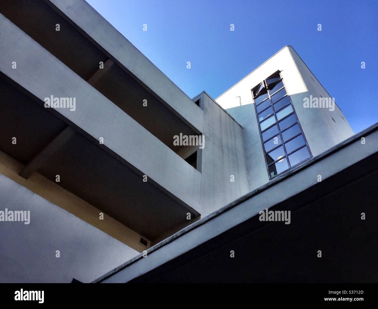 Isokon Building High Resolution Stock Photography and Images - Alamy