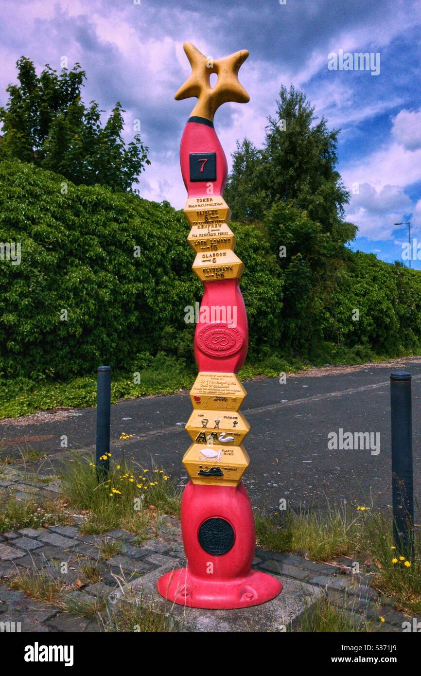 National cycle network route marker hi-res stock photography and images ...