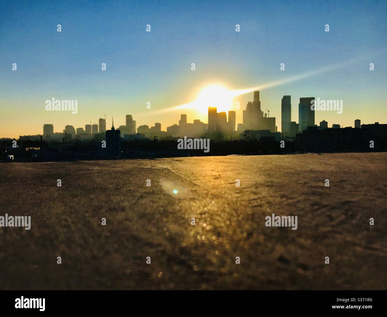 Los angeles skyline 2019 hi-res stock photography and images - Alamy