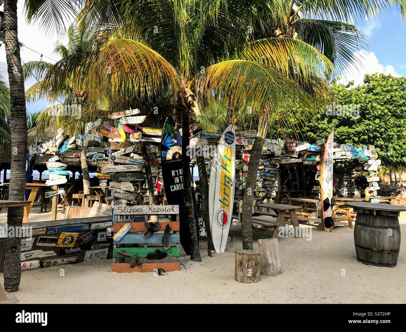 Mambo Beach High Resolution Stock Photography and Images - Alamy