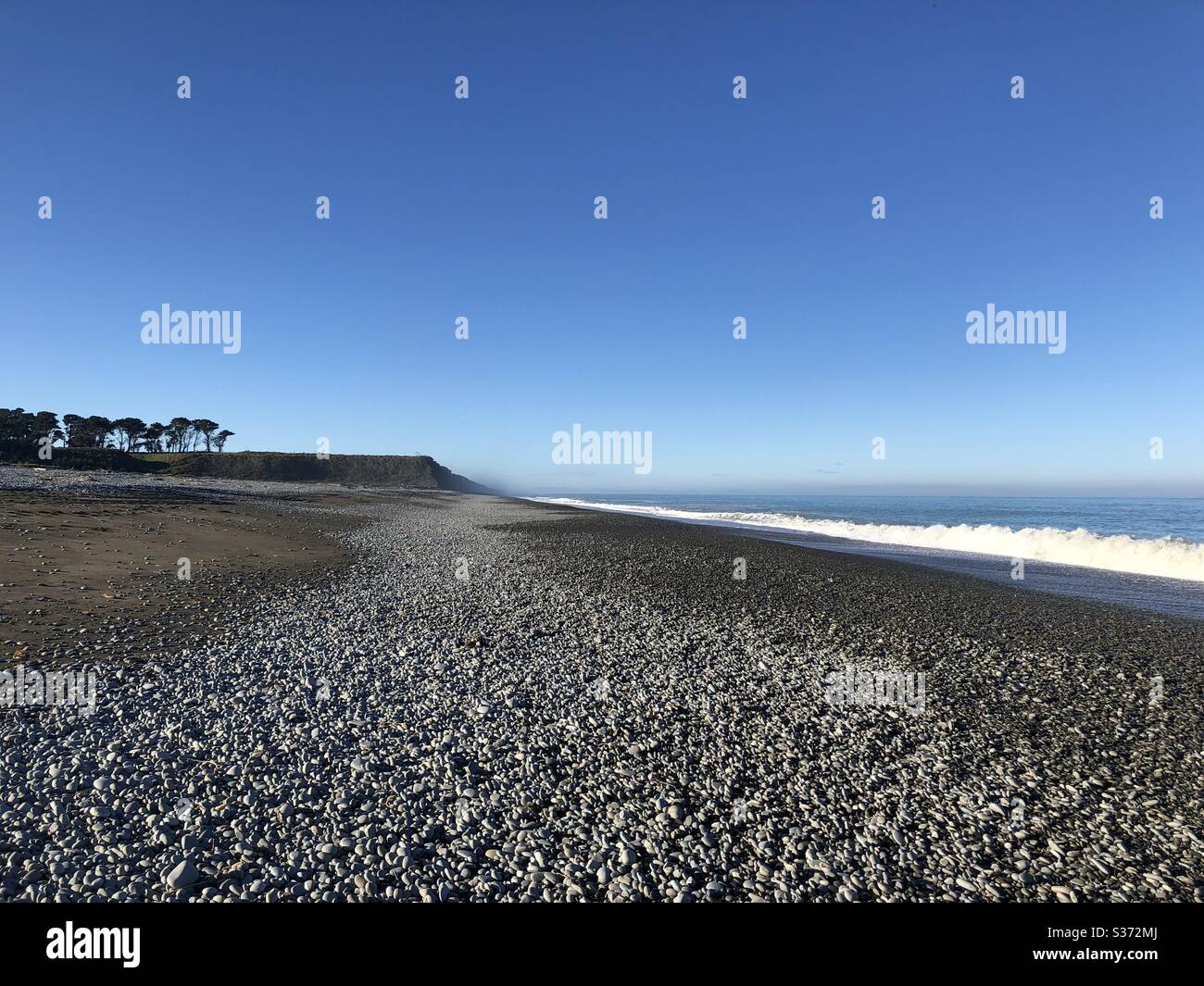 Water sea beach stones stoney hi-res stock photography and images - Alamy