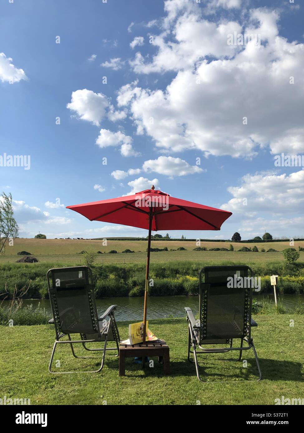 Easy life hi-res stock photography and images - Alamy