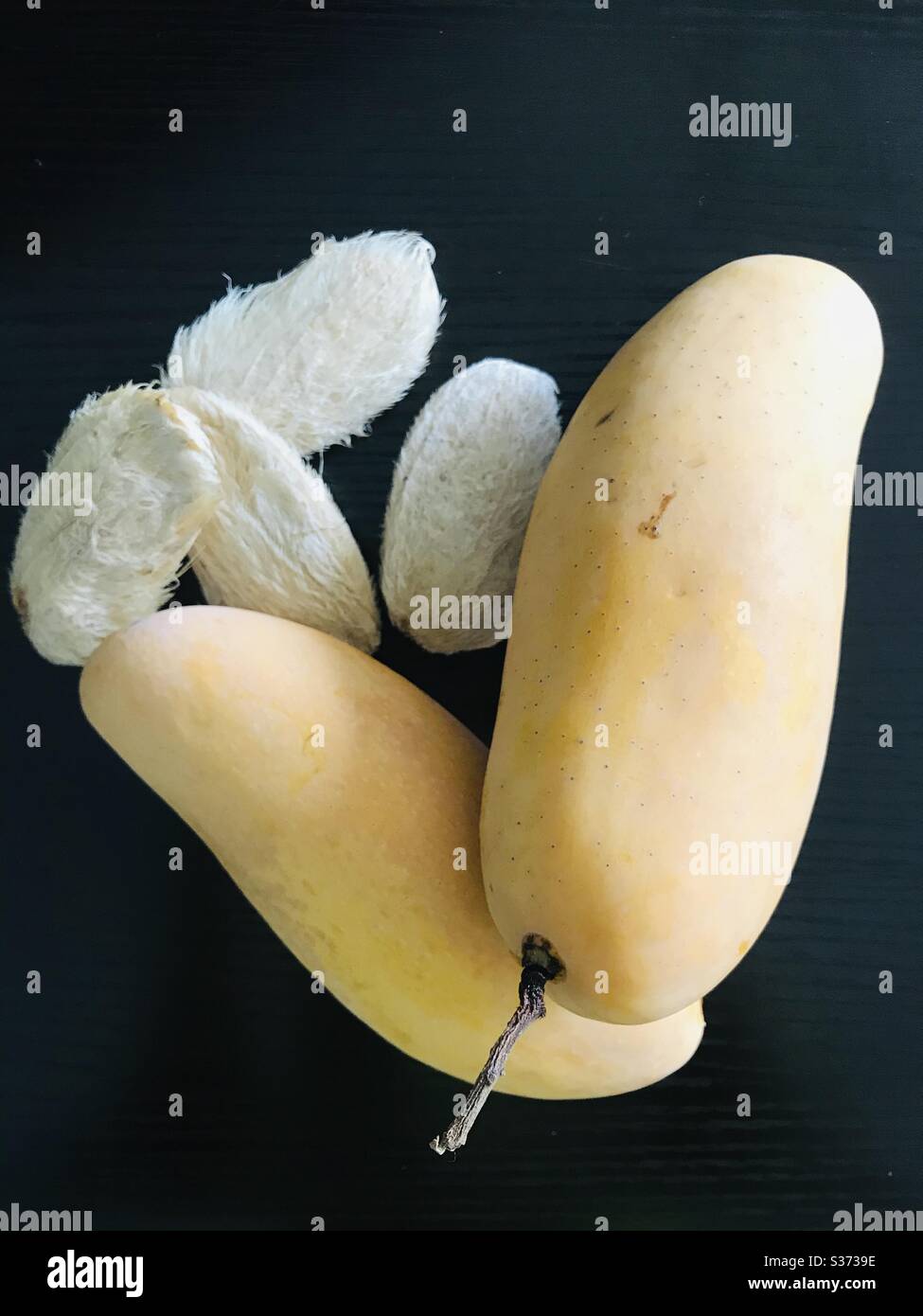 Mango seeds hi-res stock photography and images - Alamy