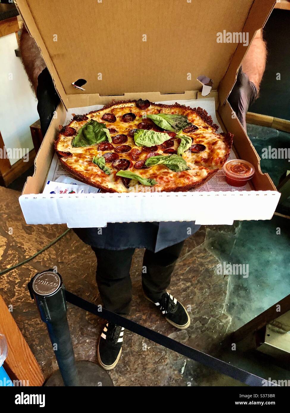 Open pizza restaurant hi-res stock photography and images - Alamy