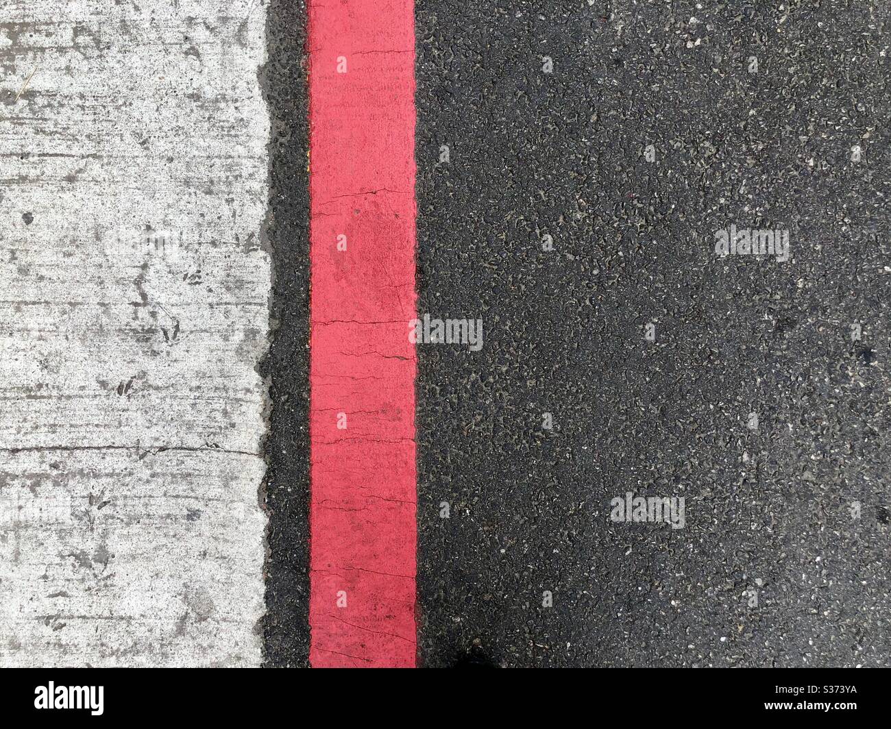 Line asphalt hi-res stock photography and images - Alamy