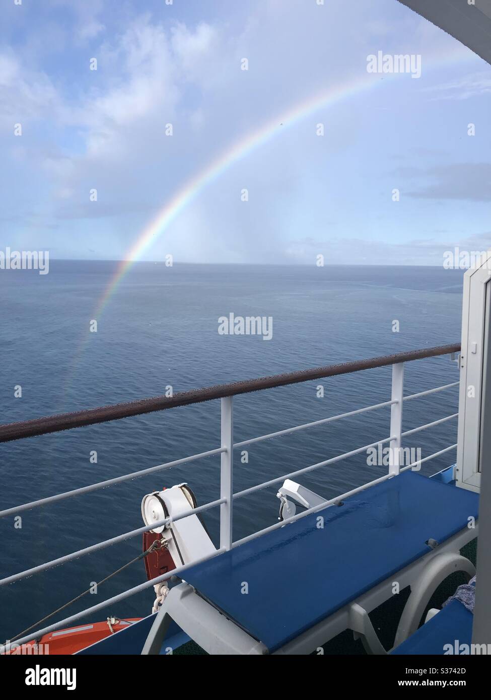 Rainbow and sea hi-res stock photography and images - Alamy