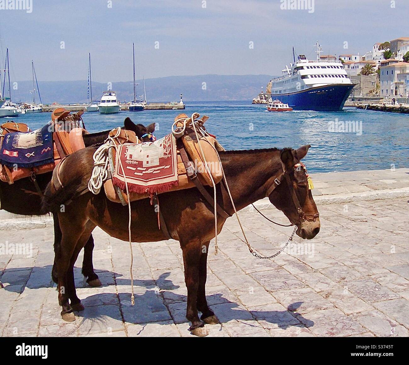 Gulf of idhra hi-res stock photography and images - Alamy