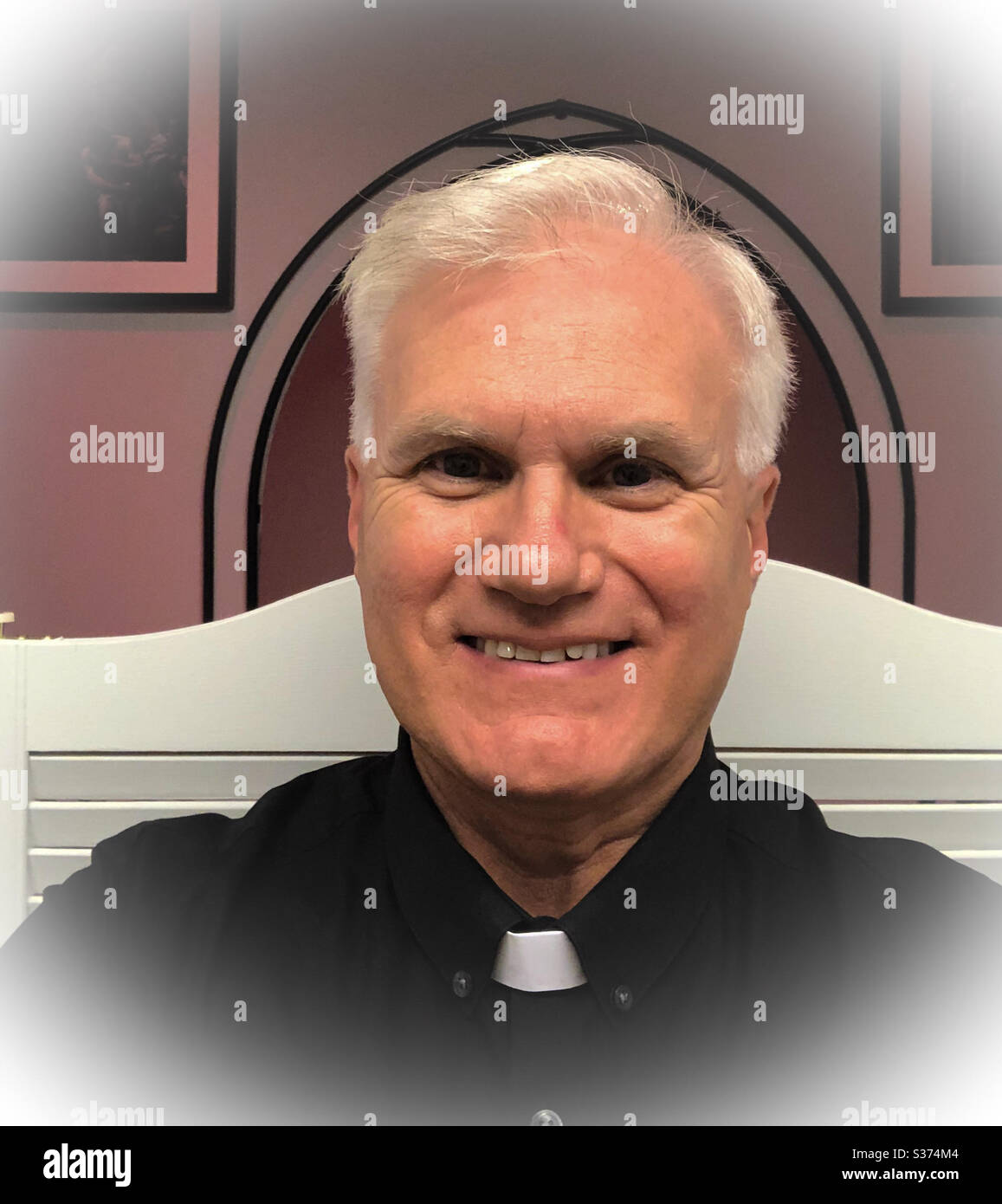 Smiling priest hi-res stock photography and images - Alamy