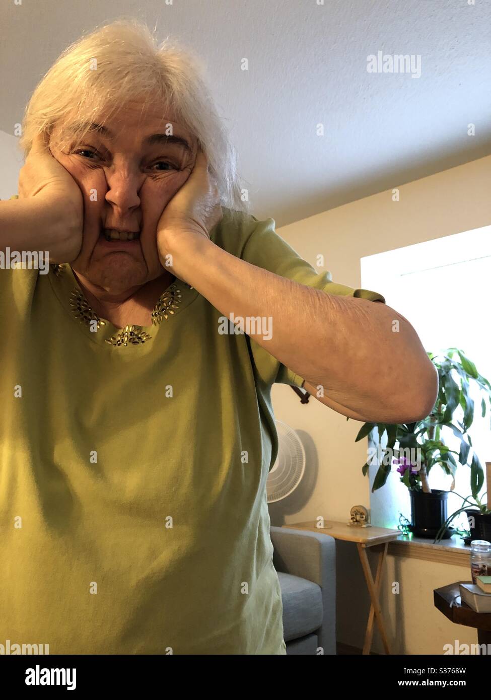 Social lady hi-res stock photography and images - Alamy