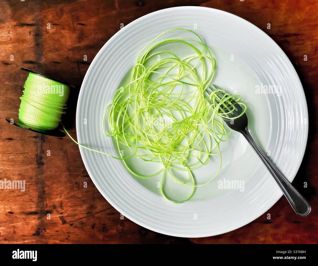 String spaghetti hi-res stock photography and images - Alamy