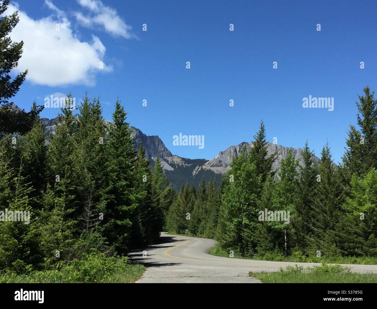 Bow Valley Provincial Park, Mount Yamnuska, Alberta, Canada Stock Photo ...