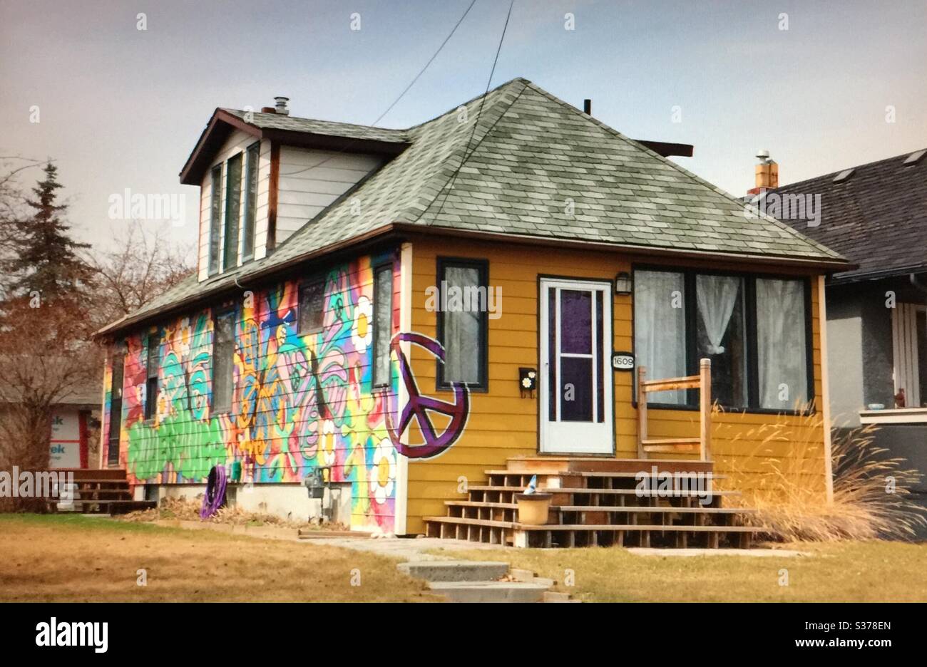 Residence, Calgary, Alberta , covered with graffiti, artistic ...