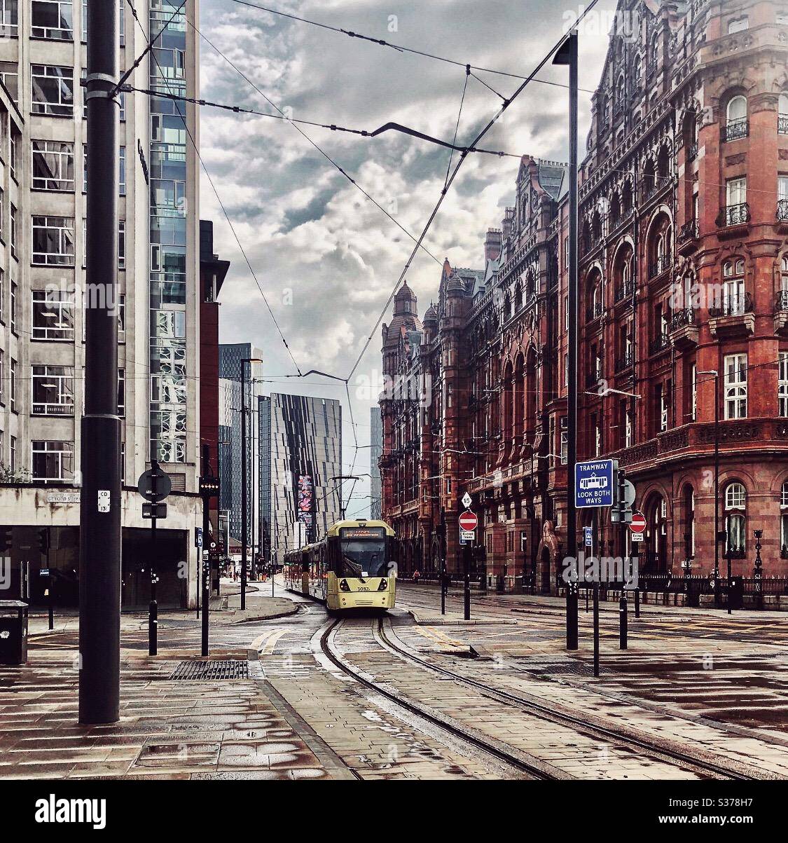 Manchester Architecture and it’s contrast Stock Photo - Alamy