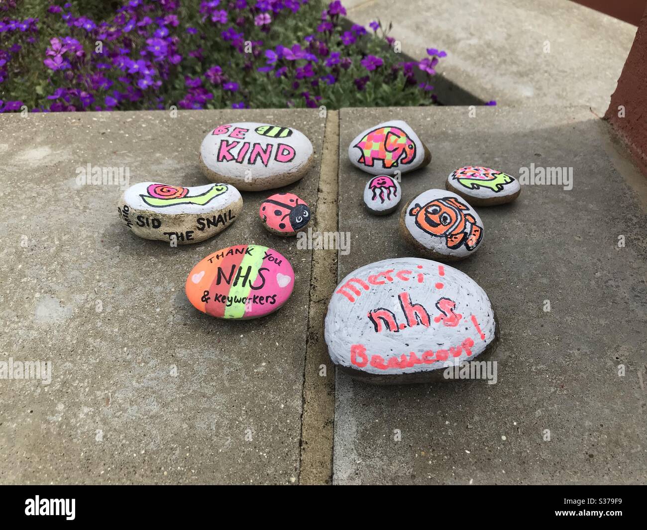 Painted pebbles hi-res stock photography and images - Alamy