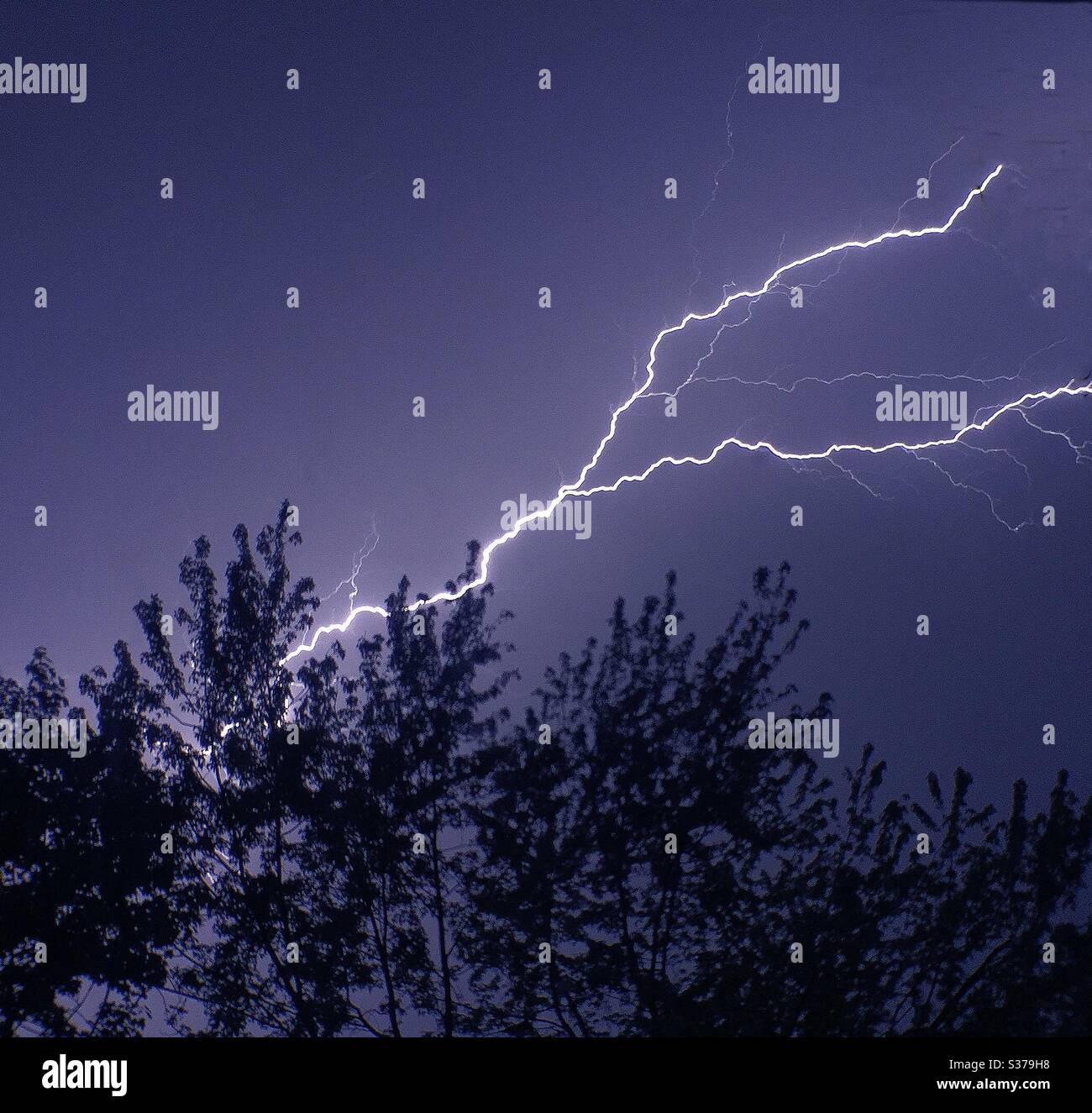 Lightning hills hi-res stock photography and images - Alamy