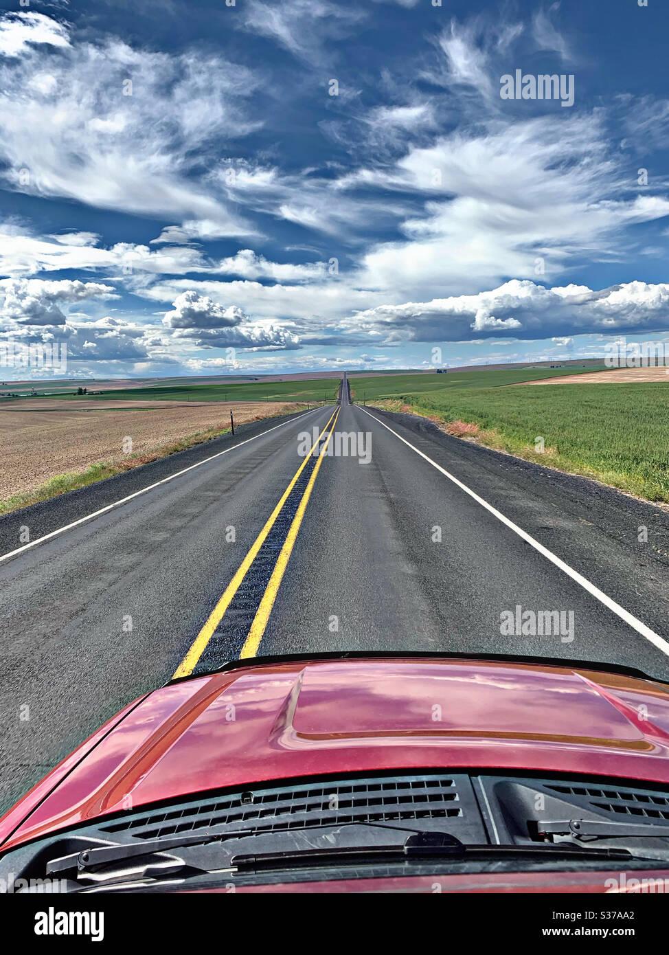 Open roads hi-res stock photography and images - Alamy