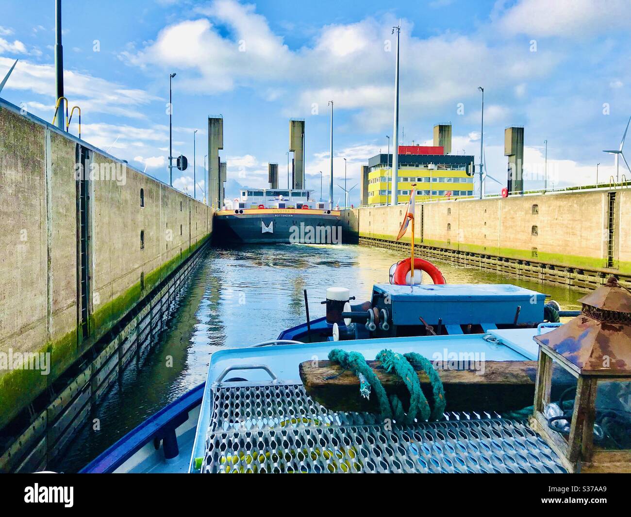 Barges in a lock hi-res stock photography and images - Alamy