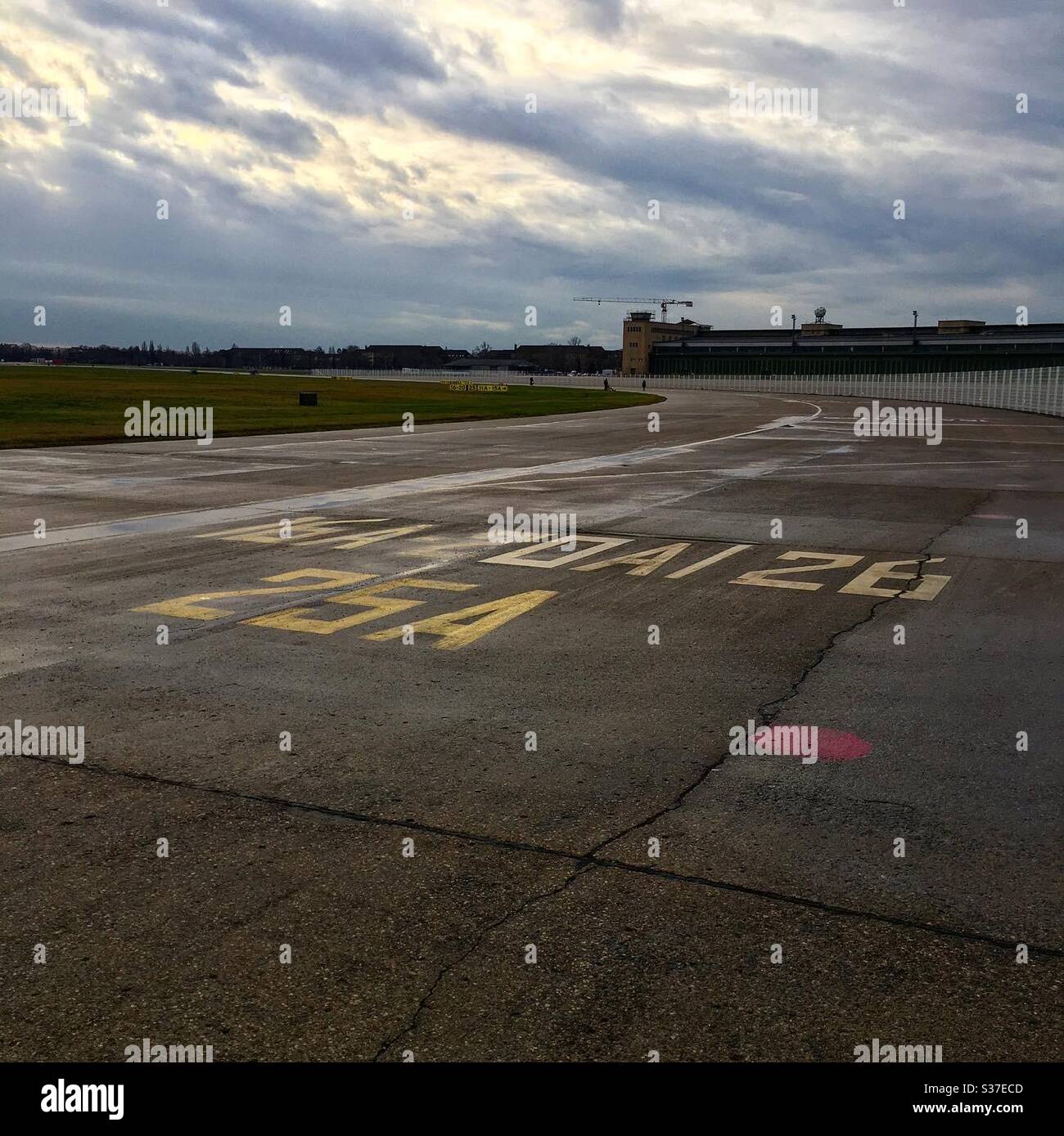 Disused runway hi-res stock photography and images - Alamy