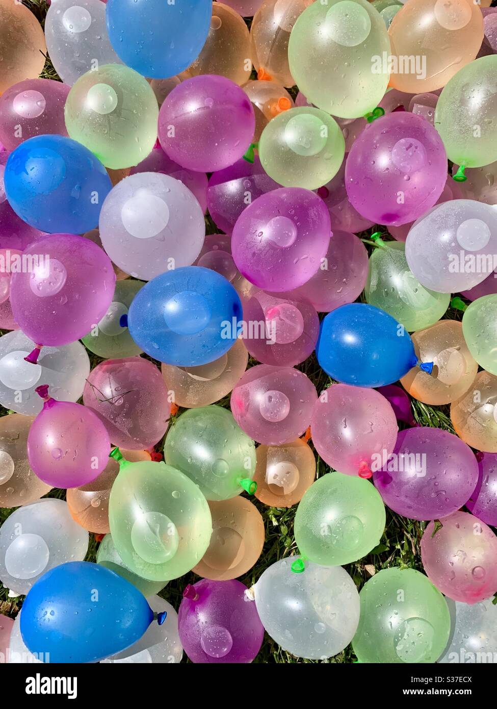 Water balloons hi-res stock photography and images - Alamy