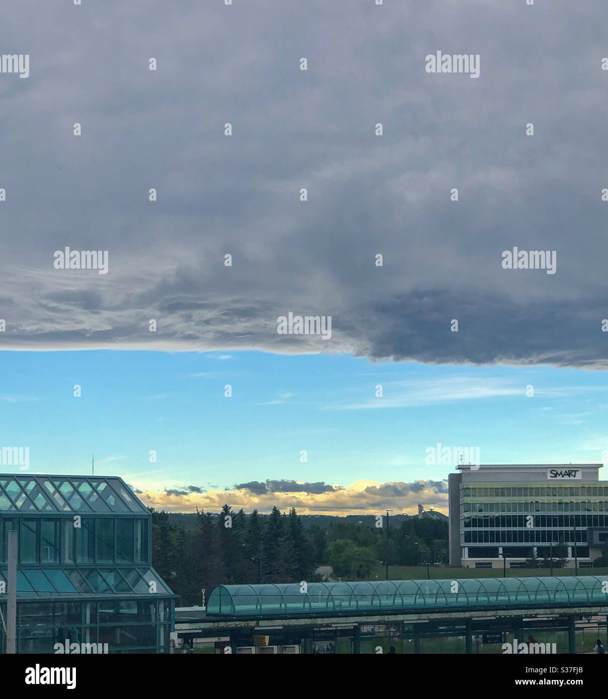 Chinook clouds hi-res stock photography and images - Alamy